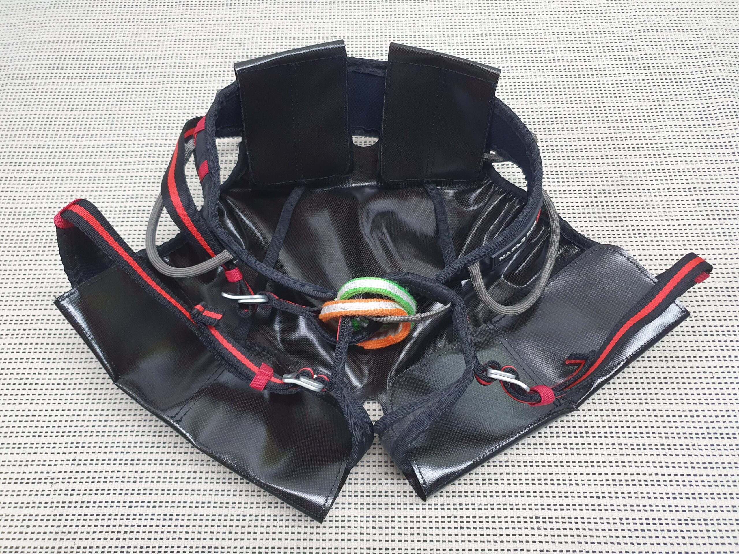 AZZGUARD protective pad for rock climbing harnesses - TEBYLON canyoning ...